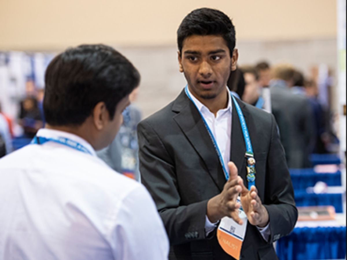 Indian-Origin Student's Sweatshirt For Athletes Keeps Body Cool & Uses ...