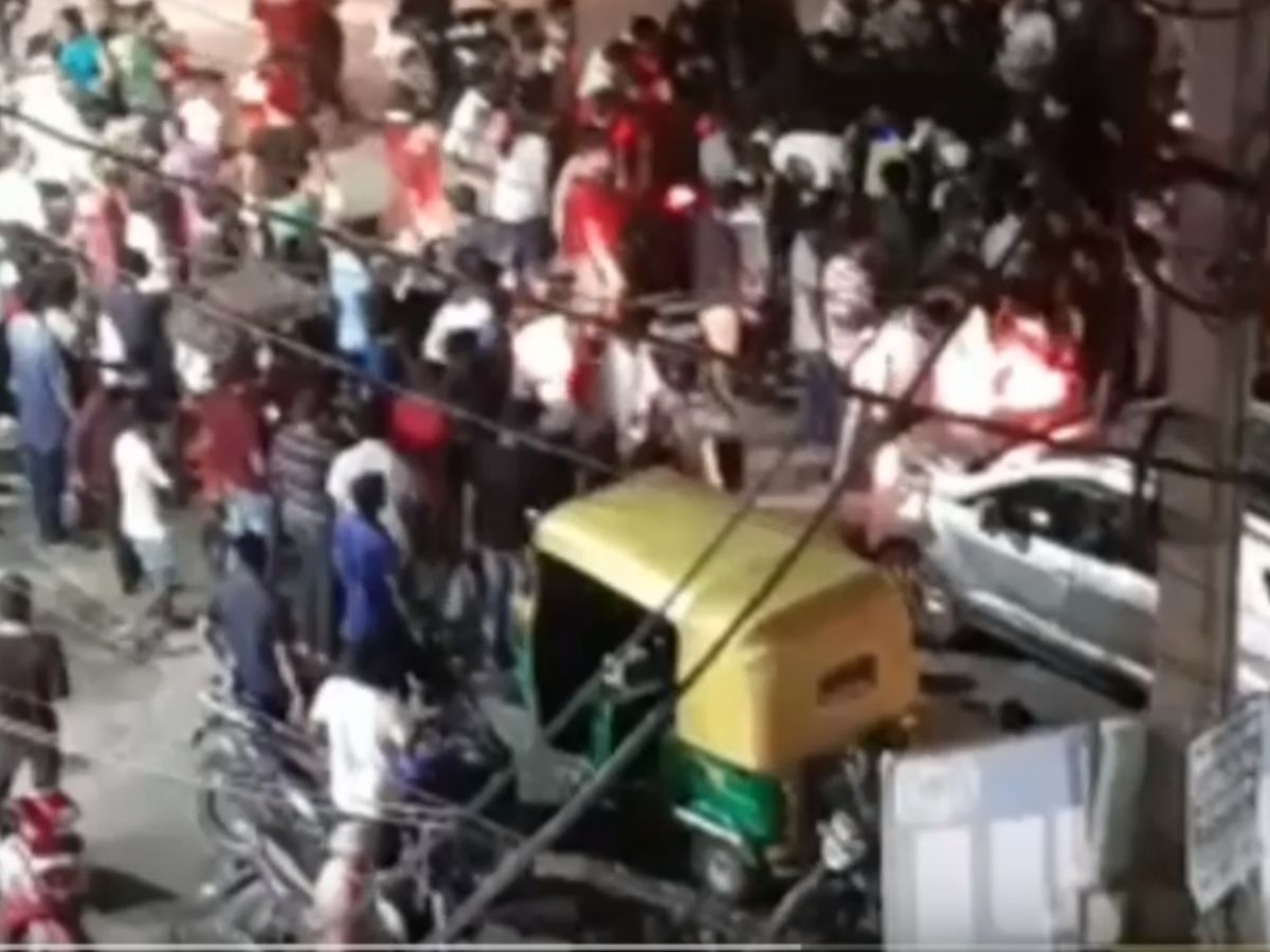 Caught on camera: Delhi Man Rams Car Into Locals, Reverses & Rams Into ...