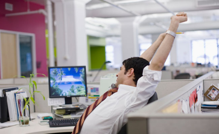 8 Simple Ways To Workout If You Have A Desk Job
