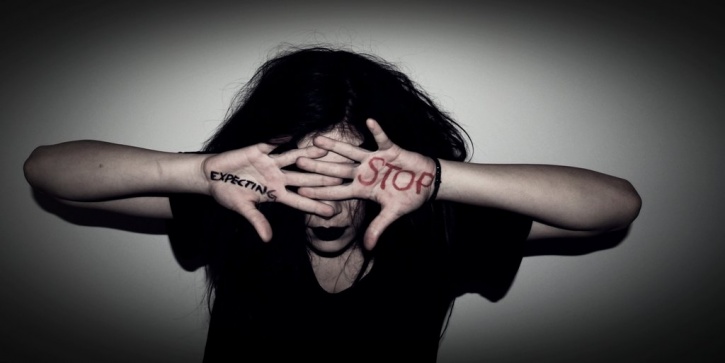 10 Toxic Thoughts You Need To Drop If You Want To Live A Happy Life