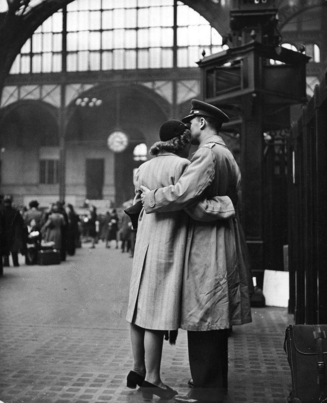 33 Photos Of World War II Soldiers And Their Girlfriends That Prove ...