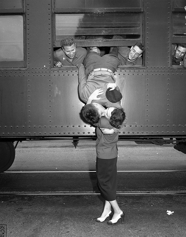 33 Photos Of World War II Soldiers And Their Girlfriends That Prove ...