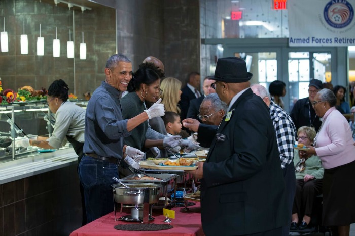 The Obamas Add Another Good Deed To Their Kitty, Serve Thanksgiving ...