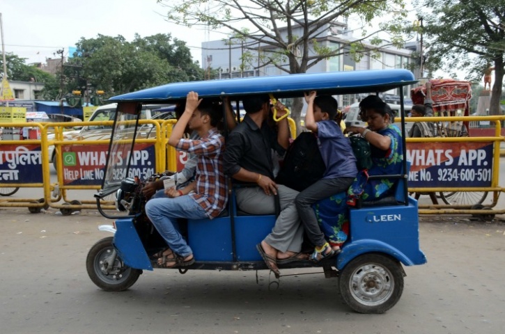 Kolkata's Hand-Pulled Rickshaws Are The Last Sketches Of A Colonial ...