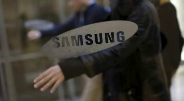 Samsung Is Reportedly Testing A Dual-Screen Smartphone Prototype That ...
