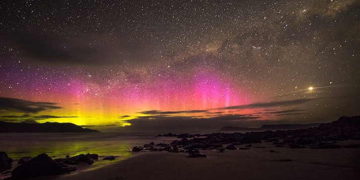 These Pics Of Southern Lights Taking Over The New Zealand Skies Will ...
