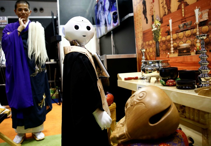 Japan Now Has Robot Priests For Funeral Services, If You Desire A Tech ...