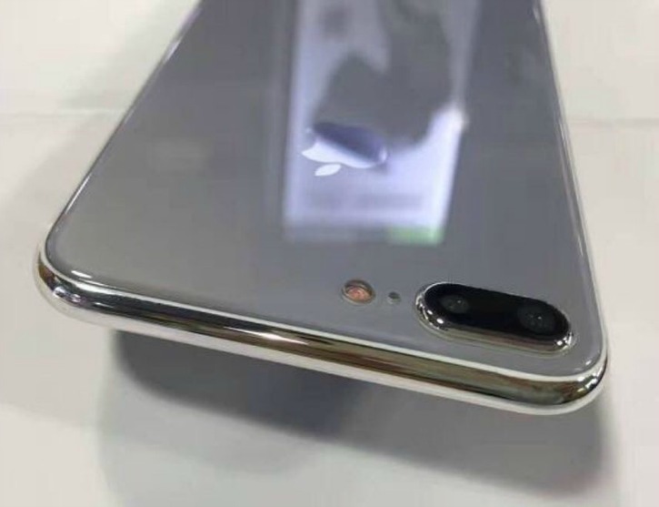 A Dummy iPhone 7S Plus Model Sports Glass Back & Hints At Wireless ...