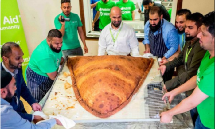 London Gave The World Its Largest, Record-Breaking Samosa & It Was ...