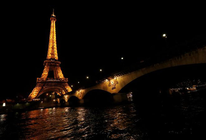 See How World Cities Turned Off Lights To Observe The Earth Hour Last Night