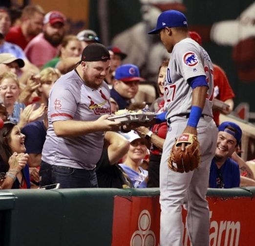 This Baseball Player Delivered A New Plate Of Nachos To A Fan After ...