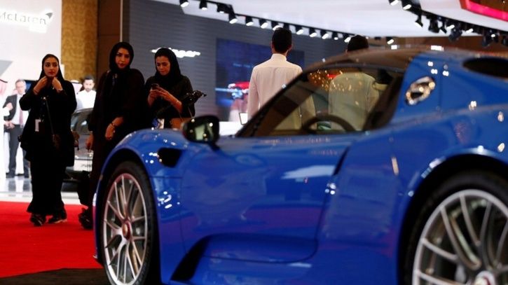 Saudi Arabia Holds Its First Women-Only Car Show And Opens New Showroom ...