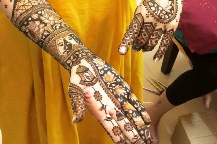 Masaan Actress Shweta Tripathi's Bridal Mehendi Depicts Her Love Story ... Masaan Actress Shweta Tripathi's Bridal Mehendi Depicts Her Love Story ...