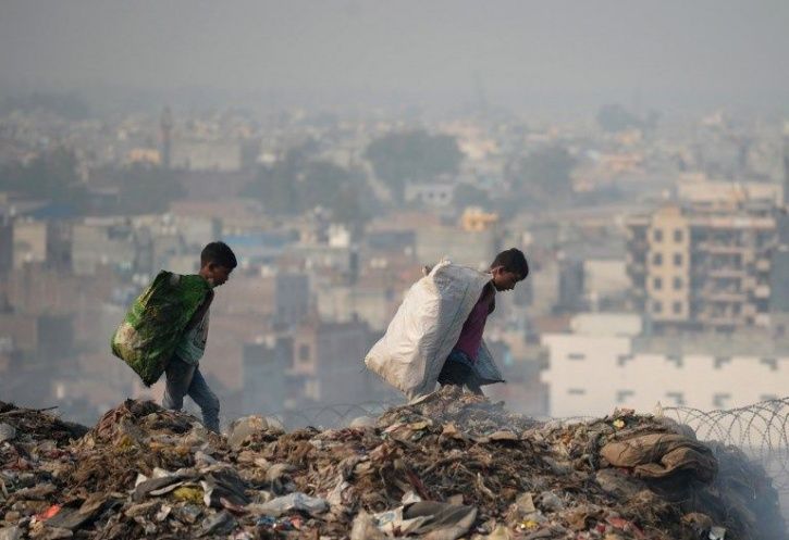 You Might Soon Have To Pay Fine Of Rs 1 Lakh For Littering, Spitting In ...