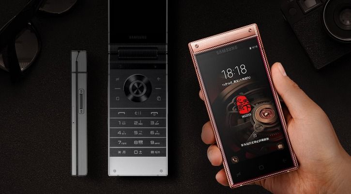 Priced At Rs 2 Lakh, This Old School Flip Phone Actually Has Flagship ...