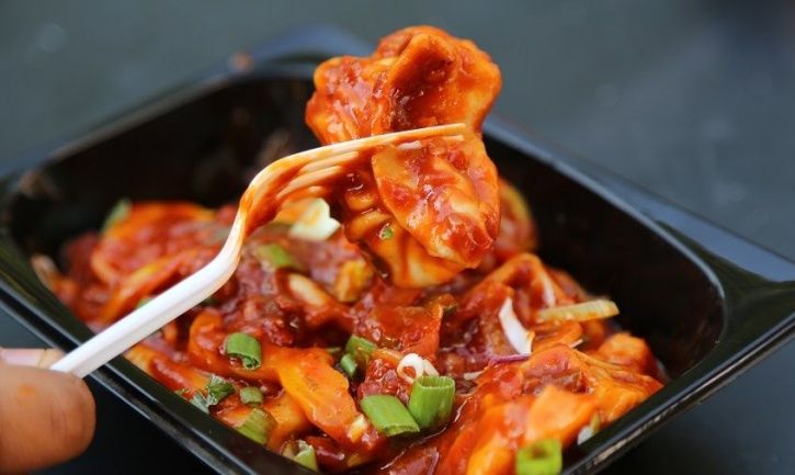 Momos:11 Crazy Facts About Momos That Are As Spicy As The Chutney You ...