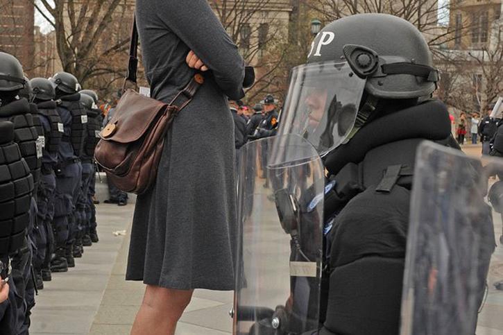 36 Powerful Images Of Women Protesters Leading From The Front Across ...