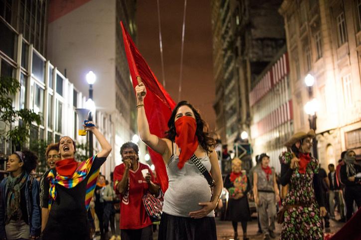 36 Powerful Images Of Women Protesters Leading From The Front Across ...