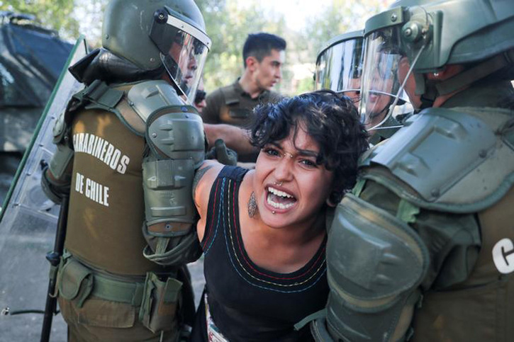 36 Powerful Images Of Women Protesters Leading From The Front Across ...