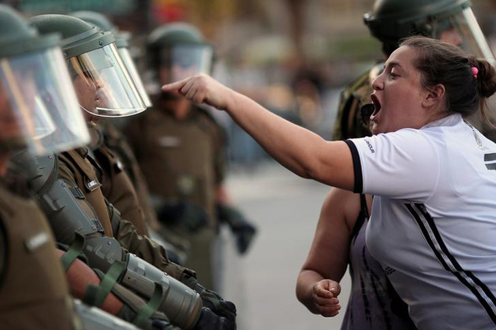 36 Powerful Images Of Women Protesters Leading From The Front Across ...