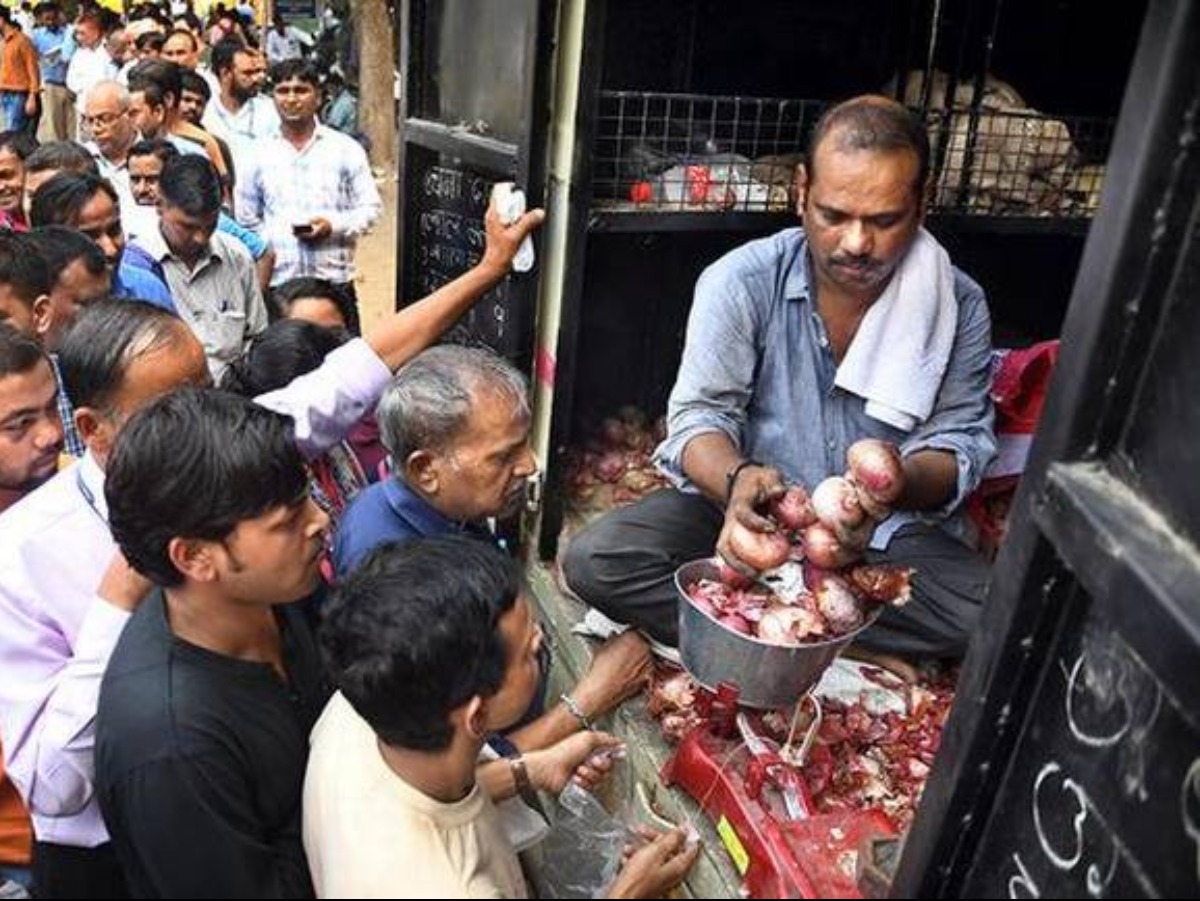 Man Reportedly Died While Waiting In A Queue To Buy Subsidized Onions ...