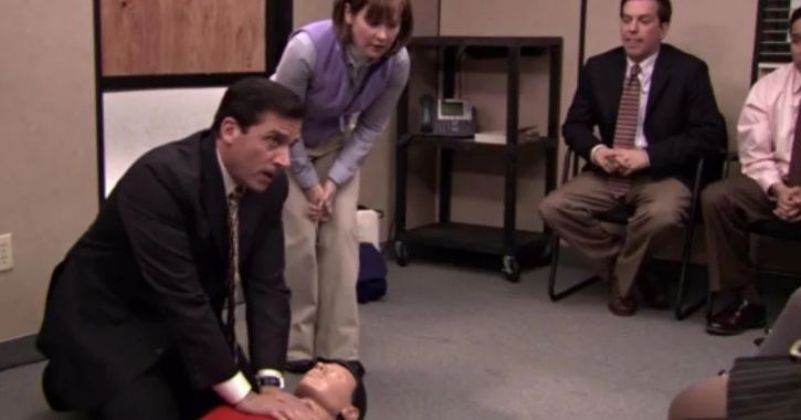 Man Saves A Woman's Life Using The CPR Technique He Learned From ...