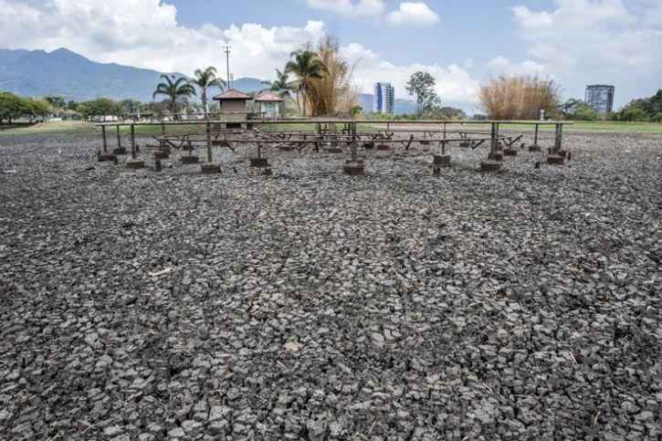 20 Images Of Freak Weather Phenomena Show Climate Change Is The Biggest ...