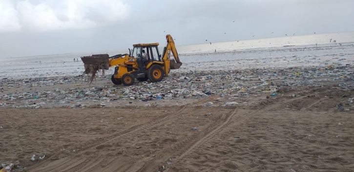 Diya Mirza Shares Images Of Garbage At Juhu Beach, Urges People To Give ...
