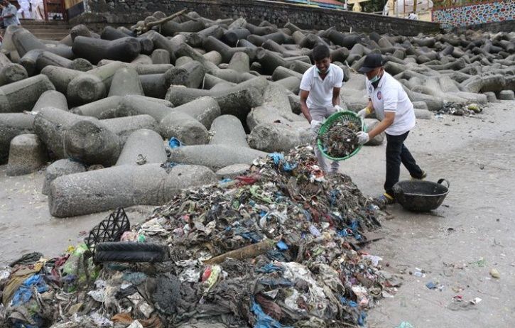 18 Images Show How This 21-YO Inspired Mumbaikars To Clean Up 1000 ...