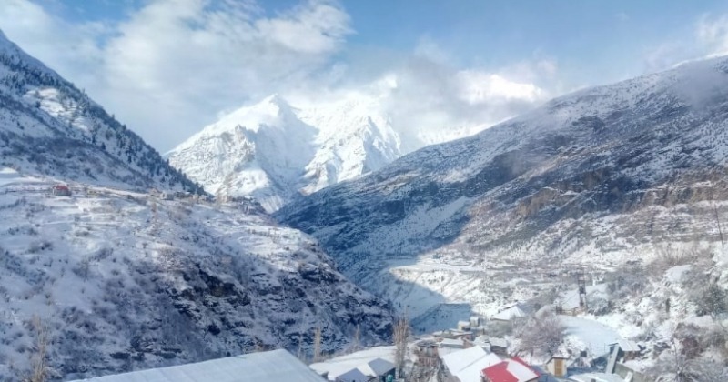 Lahaul-Spiti Receive Fresh Snowfall, Authorities Forced To Shut Schools