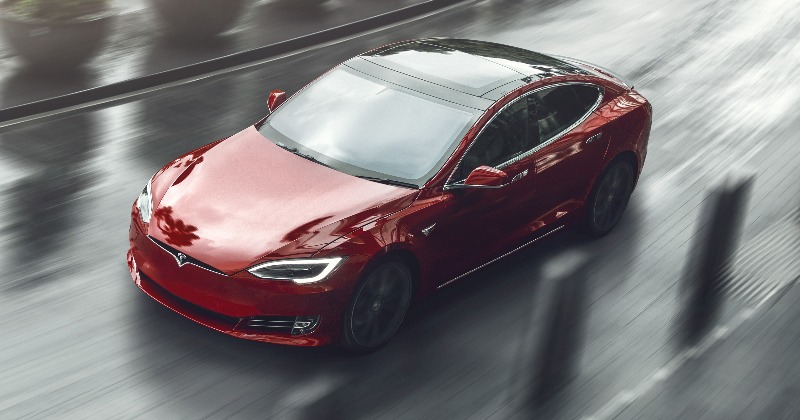 Tesla Model S Software Update: Cheetah Stance 0-60 Mph 2.3 Sec