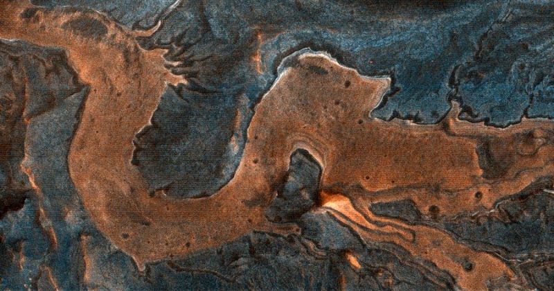 Rare Pic Of Mars Surface Looking Like A Dragon Captured By NASA Orbiter