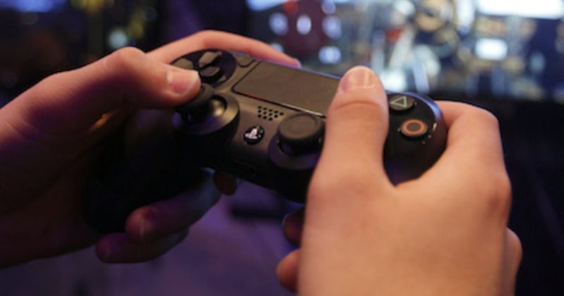 PS5 DualSense Controller: Everything Cool And Crazy With The New Sony ...