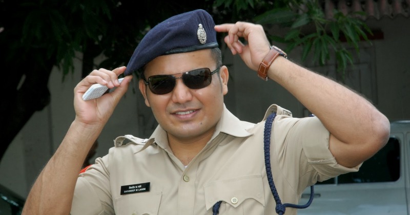 IPS Shivdeep Lande जो बिहार के खनन माफ़िया के ख़िलाफ़ ख़ुद ही JCB मशीन ...