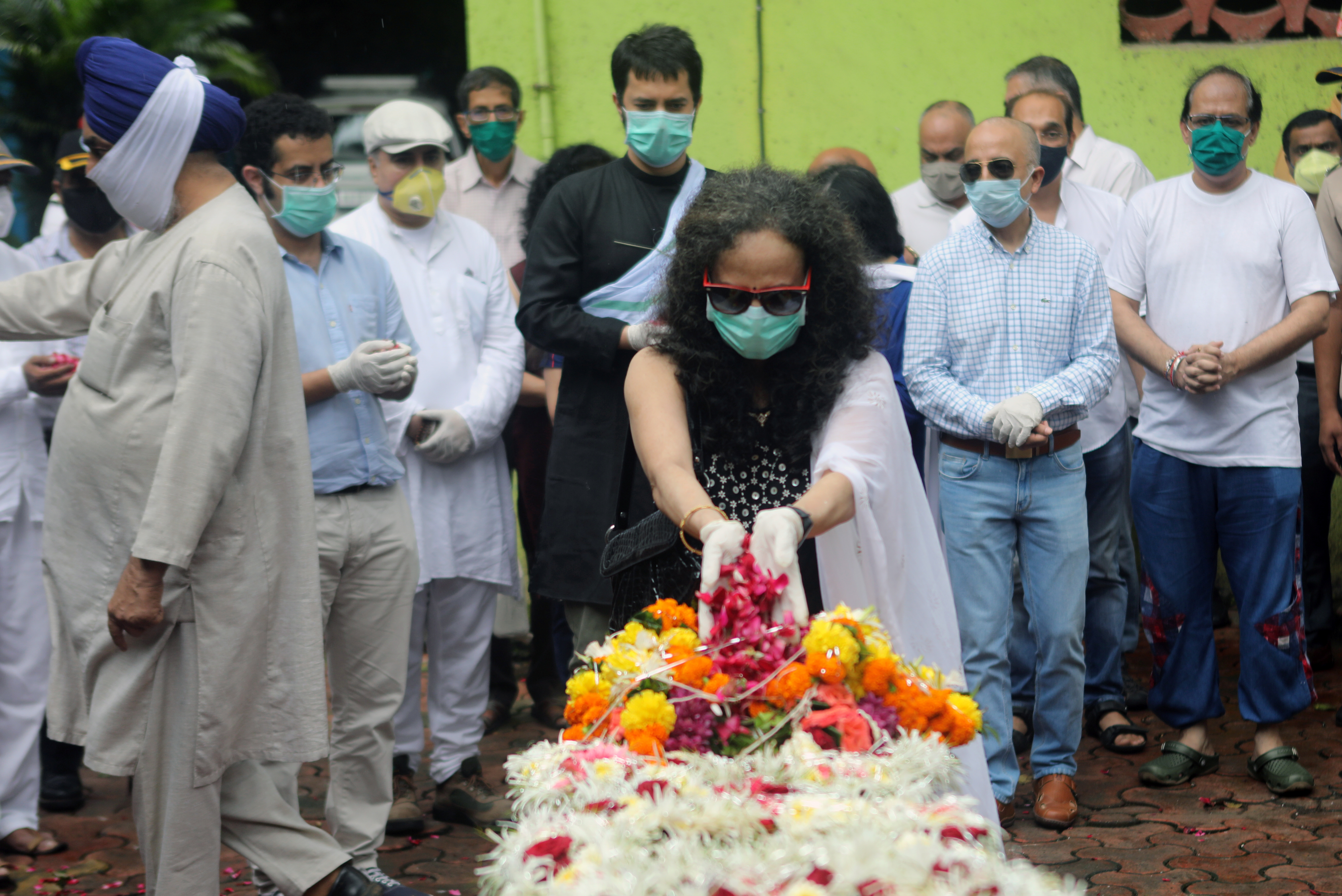 Air India Pilot Deepak Sathe Cremated With Full State Honours In ...