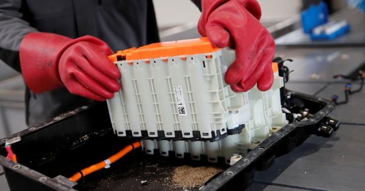 Lithium Sulfur Battery For Electric Cars, 'Delhi To Mumbai In One Charge'