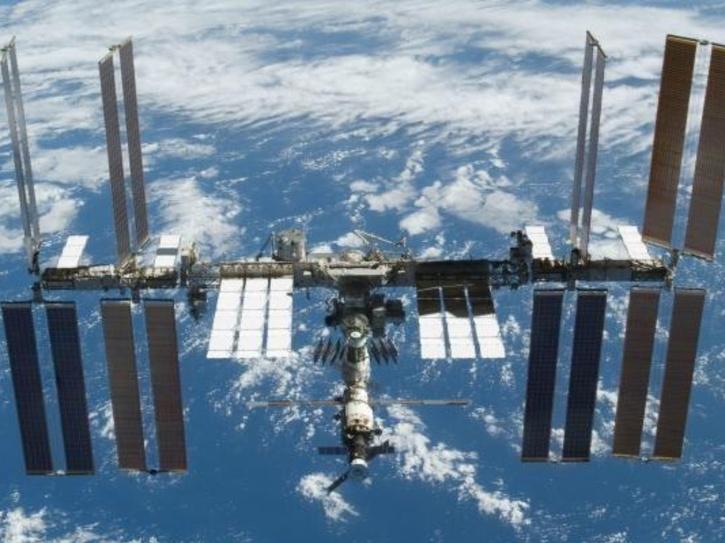 Astronauts Try To Save Their Lives In Space, As NASA Hunts For Air Leak ...