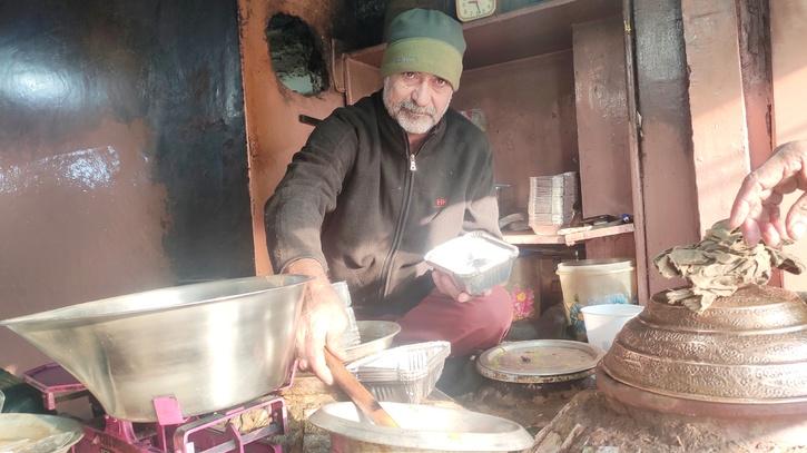 Harrisa: A delicacy That Keeps Kashmiris Warm In Harsh Winters