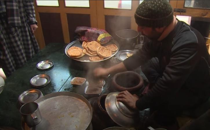 Harrisa: A delicacy That Keeps Kashmiris Warm In Harsh Winters