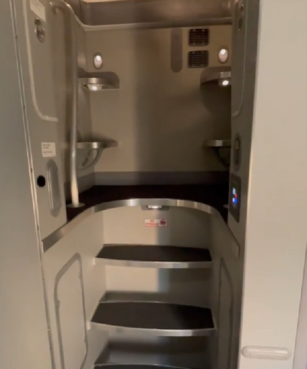 Resting Space Cabin Crew Uses To Relax During Long Flights