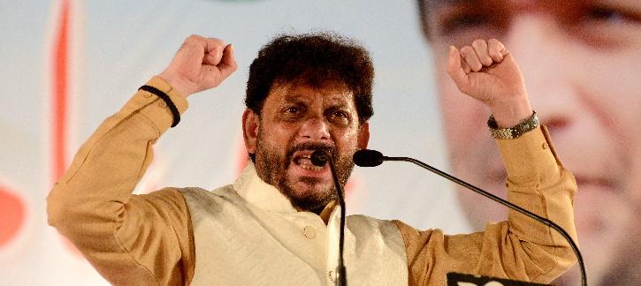 Owaisi's Confidante Waris Pathan In Dock For '15 Crore Muslims Against ...