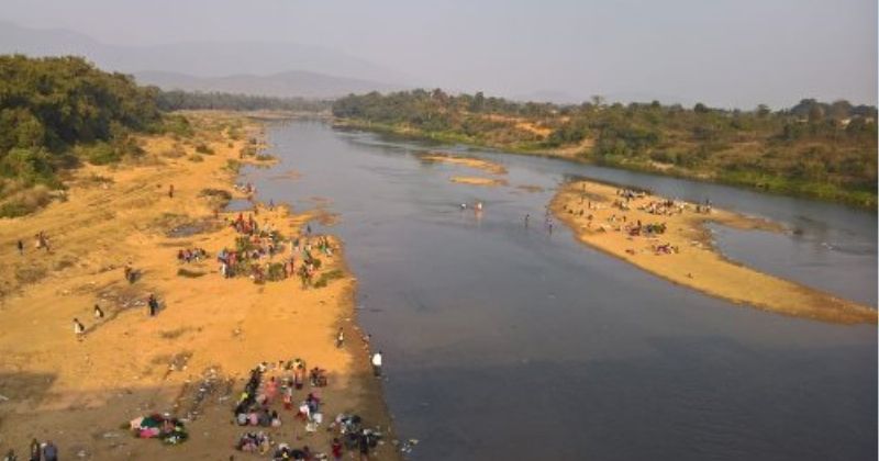 भारत की इस नदी से 11 महीने निकलता है सोना, बेचकर कमाती आई हैं गांव की ...