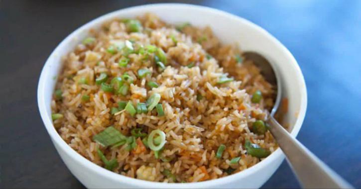 How To Cook Best Fried Rice: It's All About The Pan Tossing Technique ...