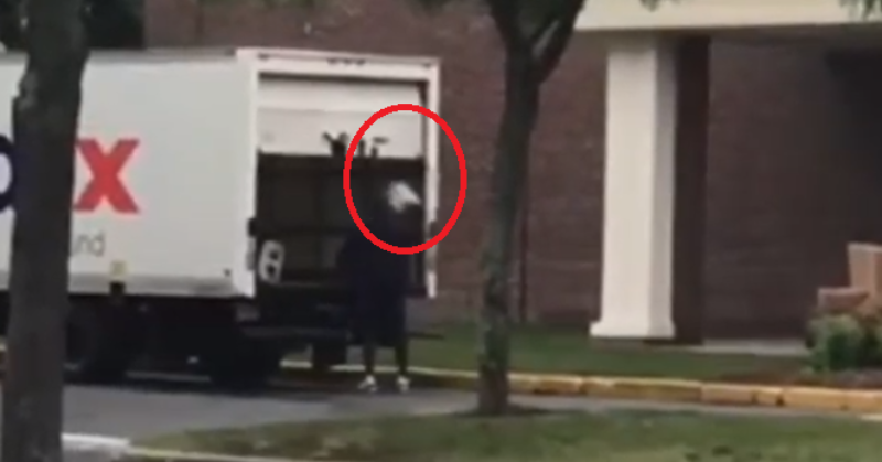 Fed Up FedEX Delivery Guy Caught On Camera Throwing Fragile Packages ...