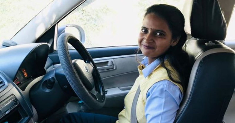 मिलिए दिल्ली की कैब ड्राइवर रेखा से, जिसे अपनी ड्राइविंग से पुरानी सोच पर ब्रेक लगाना अच्छे से ...