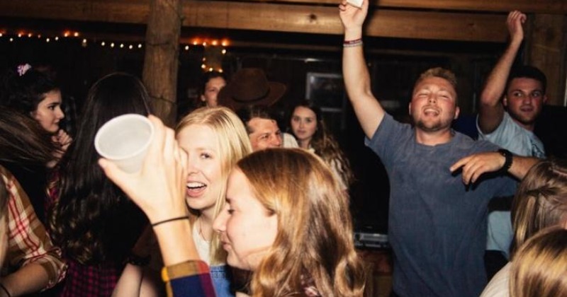 US Students Throw 'Coronavirus Parties'