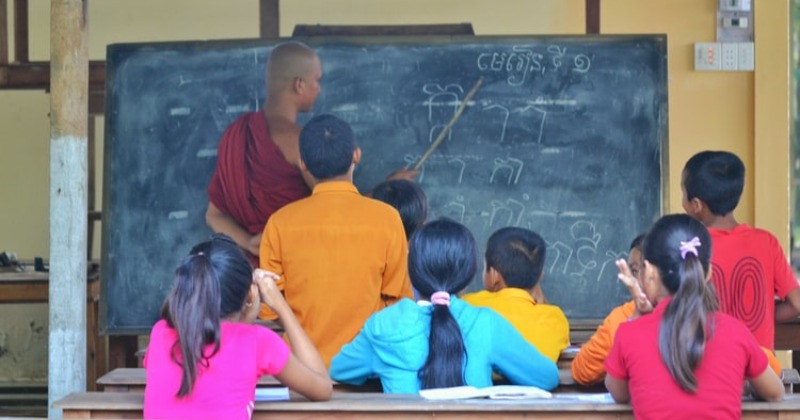CBSE Syllabus Reduces 30 % Of Classes 9-12 To Ease The Burden Of Students CBSE Syllabus Reduces 30 % Of Classes 9-12 To Ease The Burden Of Students