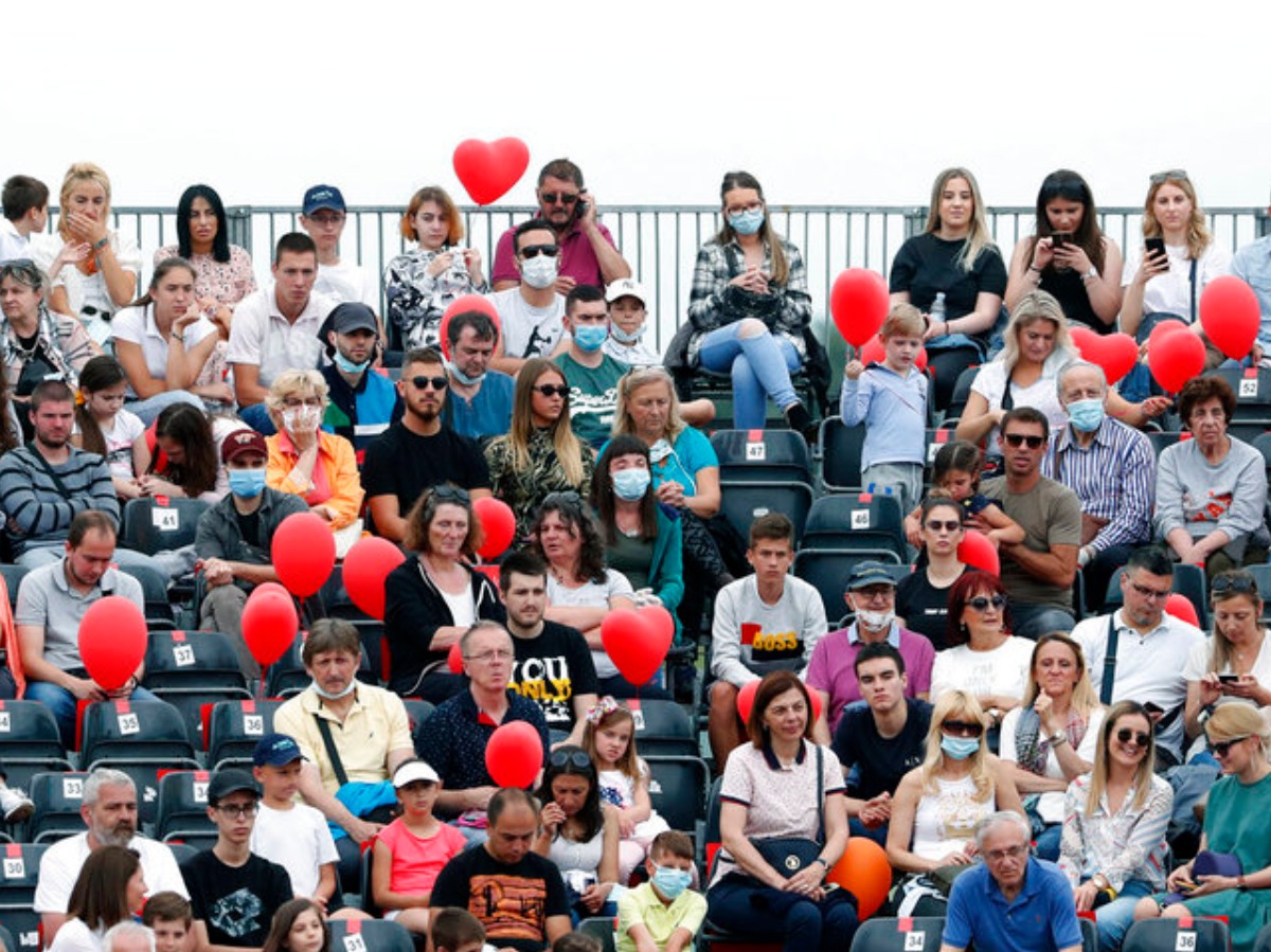 This Tennis Charity Tour Event Had No Social Distancing And Novak ...