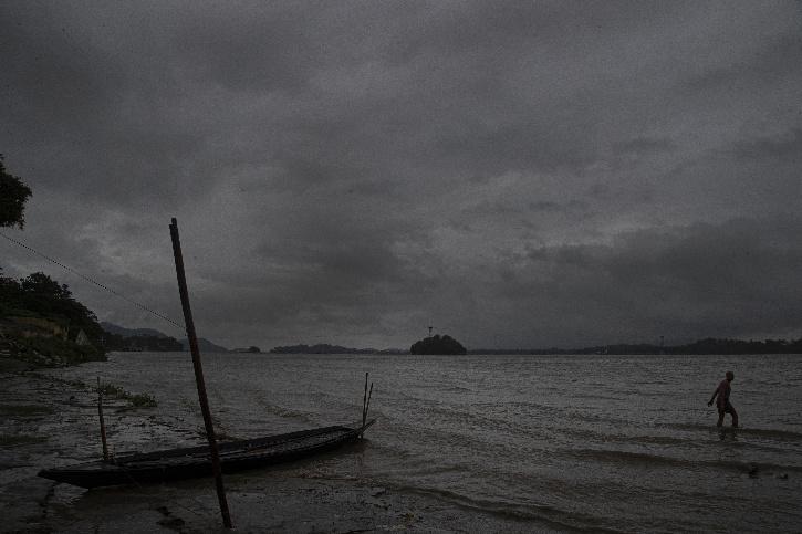 Cyclone Nisarga To Turn Severe Before Making Landfall In Maharashtra ...