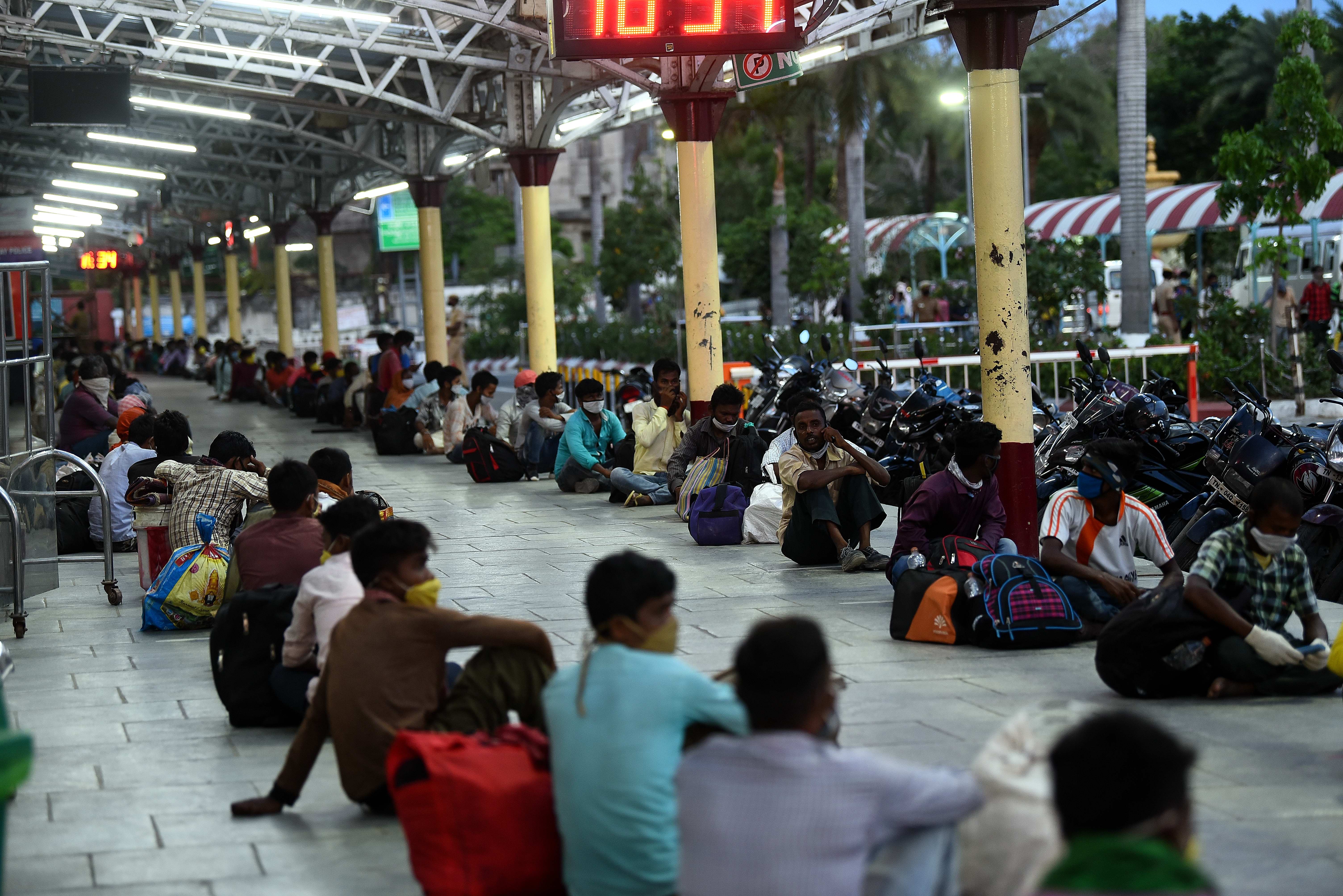 Reverse Migration Of Workers Begin As Trains From Migrant-Heavy States ...